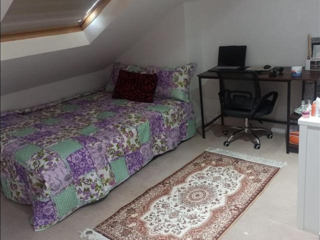Room in a Shared House, Stroud Road, SE25