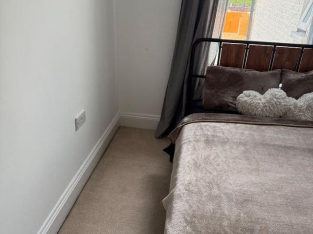 Room in a Shared House, Stroud Road, SE25