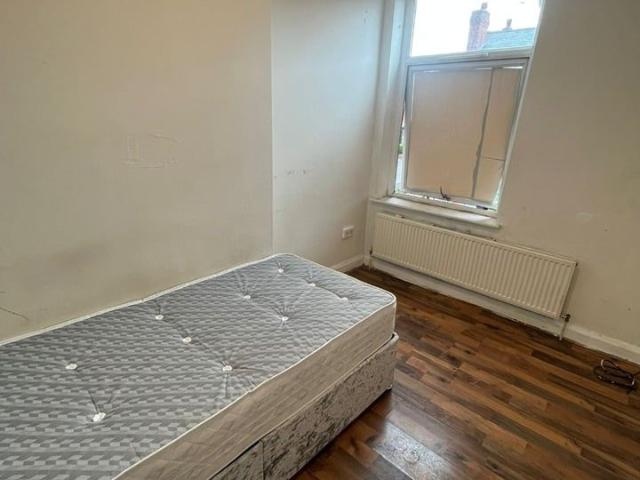 Room in a Shared House, Stratford Terrace, LS11