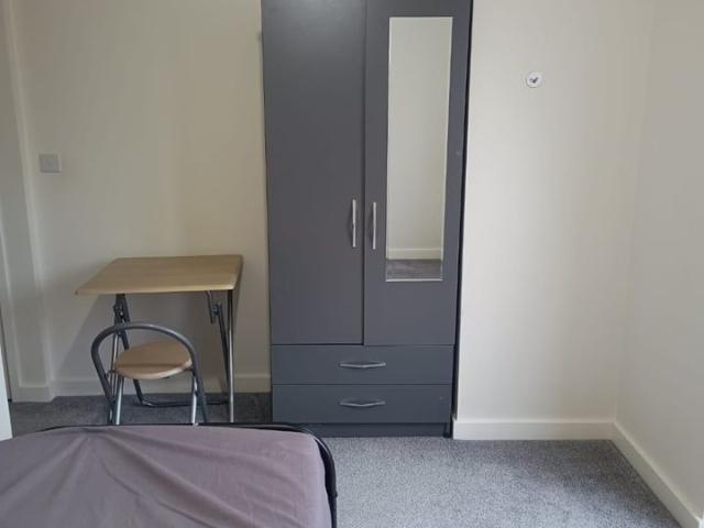 Room in a Shared House, Swan Place, LE3