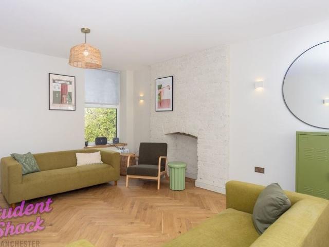 Room in a Shared House, Swinton Grove, M13