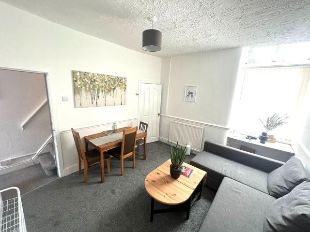 Room in a Shared House, Salford, M6