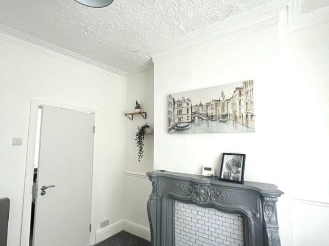 Room in a Shared House, Salford, M6