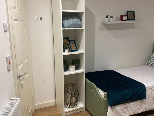 Room in a Shared House, Salford, M7