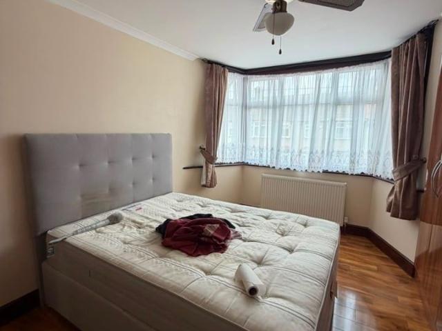 Room in a Shared House, Salisbury Avenue, IG11