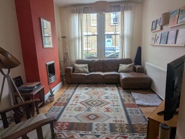 Room in a Shared House, Senrab St, E1