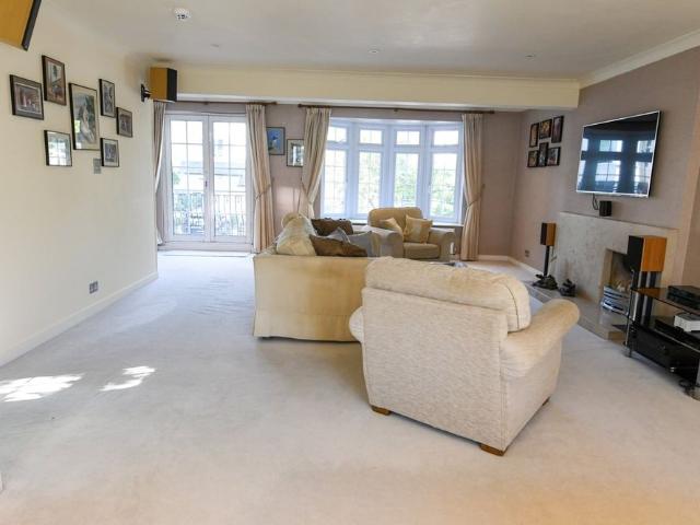 Room in a Shared House, Sheen Gate Gardens, SW14