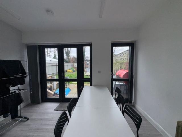 Room in a Shared House, Shelbourne Road, N17