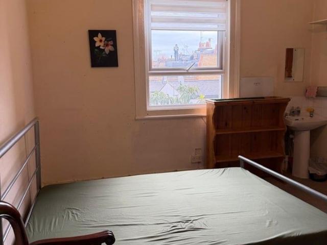 Room in a Shared House, Shepherds Bush Road, W6