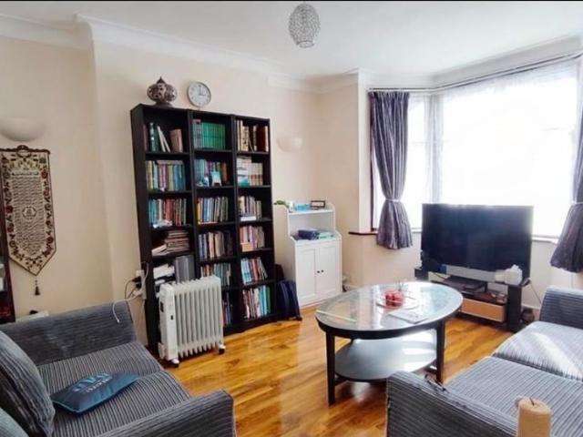 Room in a Shared House, Sheringham Avenue, E12