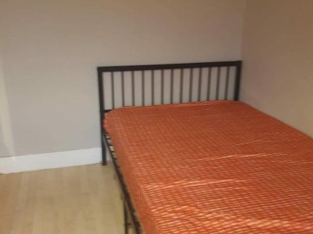 Room in a Shared House, Somerset Road, N18