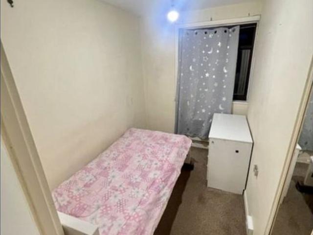 Room in a Shared House, Spencer Road, TW7
