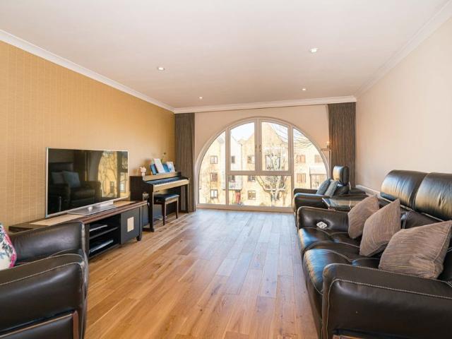 Room in a Shared House, Spirit Quay, E1W