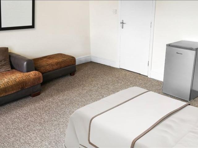 Room in a Shared House, Spring Lane, B24