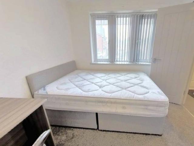 Room in a Shared House, Springfield Mount, LS2
