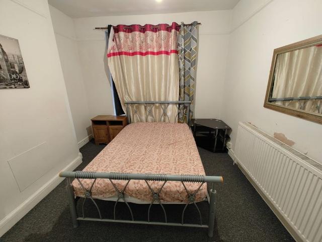 Room in a Shared House, Springfield Drive, IG2