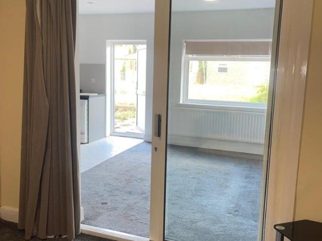 Room in a Shared House, Springwell Road, TW5