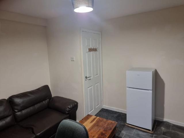 Room in a Shared House, Tyseley Lane, B11