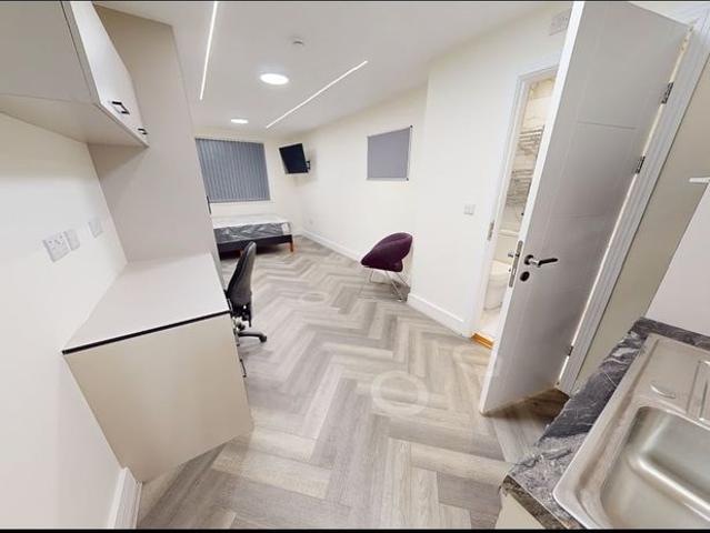 Room in a Shared House, Teignmouth Road, B29