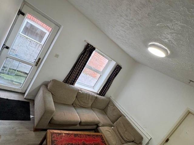 Room in a Shared House, Tennyson Road, SO17