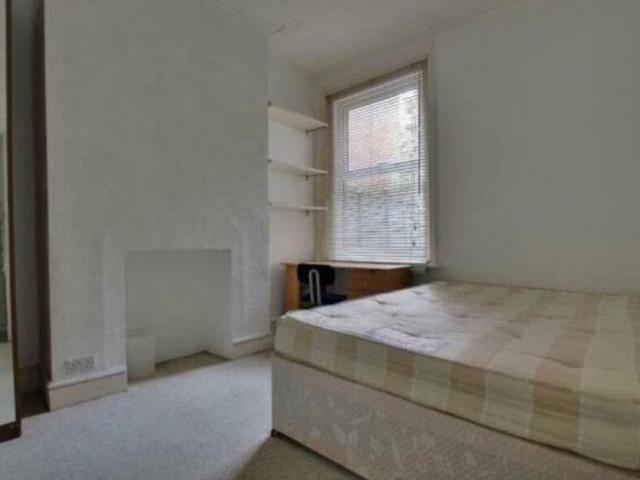 Room in a Shared House, Thackeray Road, SO17