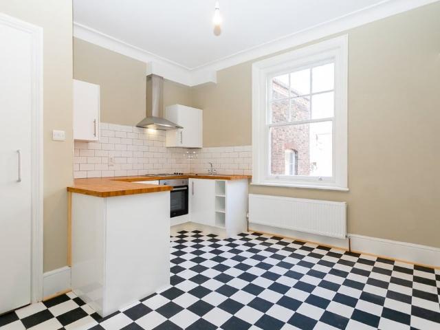 Room in a Shared House, The Boleyn, E13
