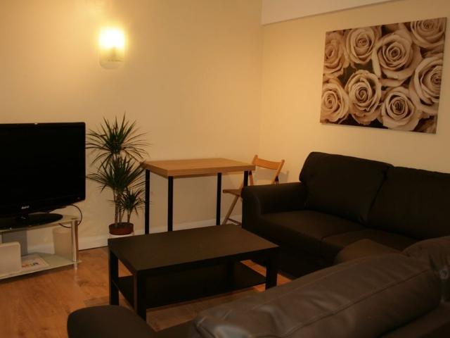 Room in a Shared House, The Headlands, CV5