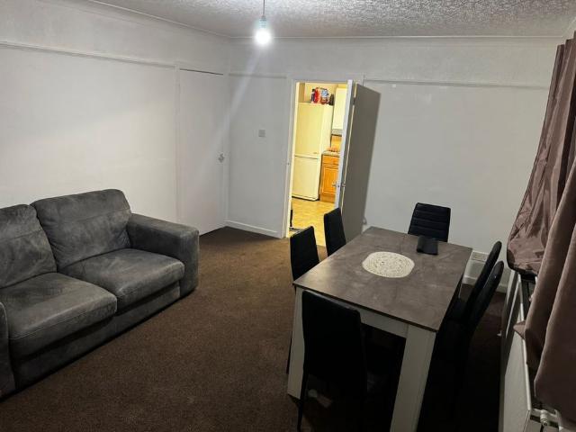 Room in a Shared House, Thelwall Avenue, M14