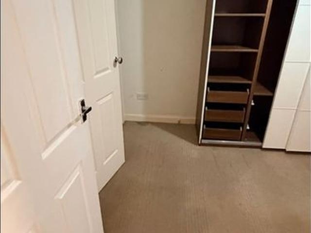 Room in a Shared House, Thorne Close, E11