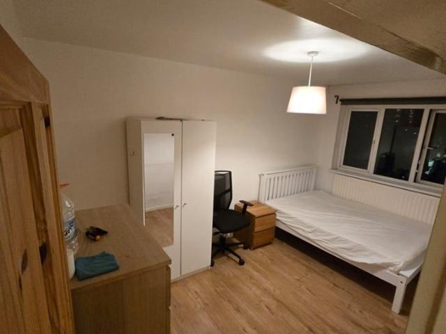 Room in a Shared House, Tildesley Road, SW15