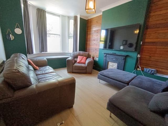 Room in a Shared House, Upper Lloyd Street, M14