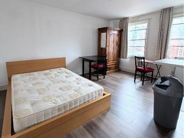 Room in a Shared House, Upper St, N1