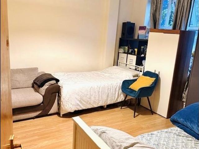 Room in a Shared House, Valley Road, SW16
