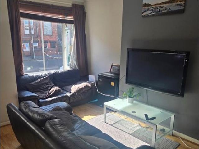 Room in a Shared House, Village Terrace, LS4