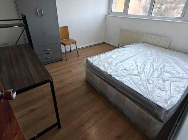 Room in a Shared House, Wager Street, E3