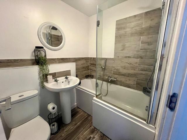 Room in a Shared House, Waggon Road, LS10
