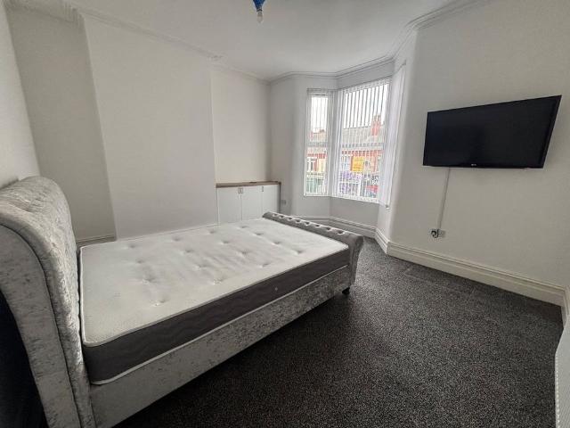 Room in a Shared House, Wallasey, CH44