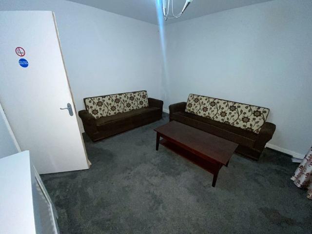 Room in a Shared House, Walsall Road, B42
