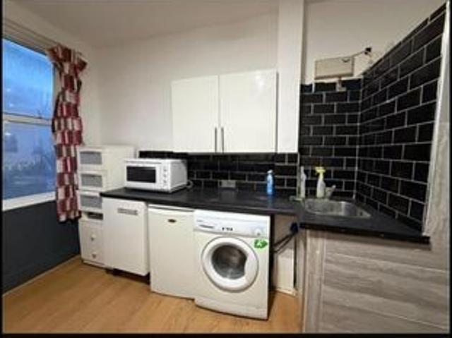 Room in a Shared House, Walthamstow, E17