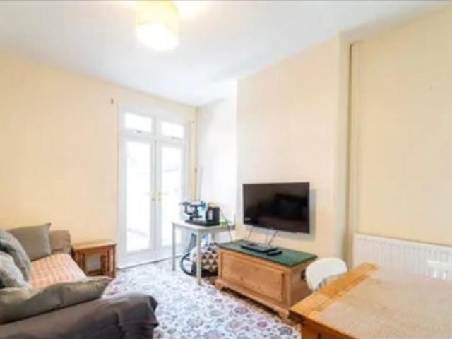 Room in a Shared House, Warwards Lane, B29