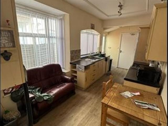 Room in a Shared House, Warwick Road, B11