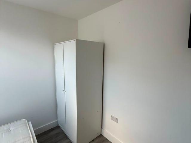 Room in a Shared House, Watford Way, NW4