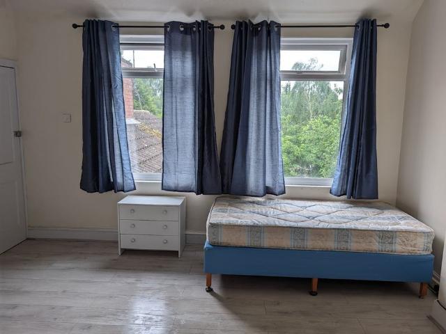Room in a Shared House, Waveley Road, CV1