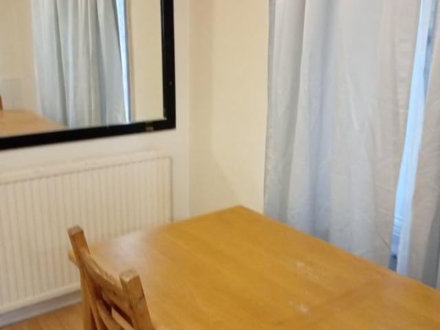 Room in a Shared House, Wavendon Avenue, W4