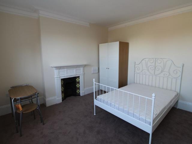 Room in a Shared House, Wavertree Road, SW2