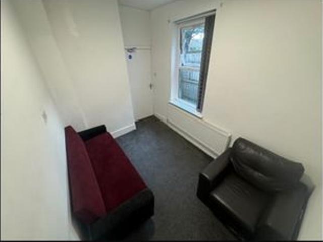 Room in a Shared House, Wellington Road, B20