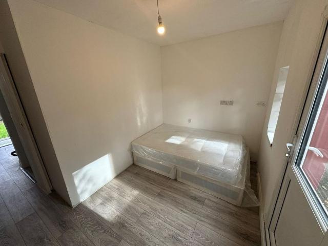 Room in a Shared House, Wembley, HA0