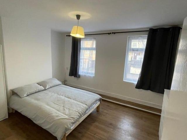 Room in a Shared House, Wentworth Dwellings, E1