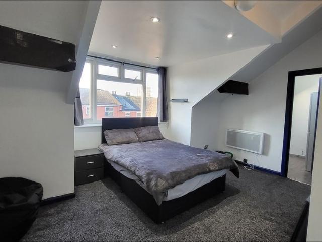 1 Bed End Terrace, Wesley Road, LS12
