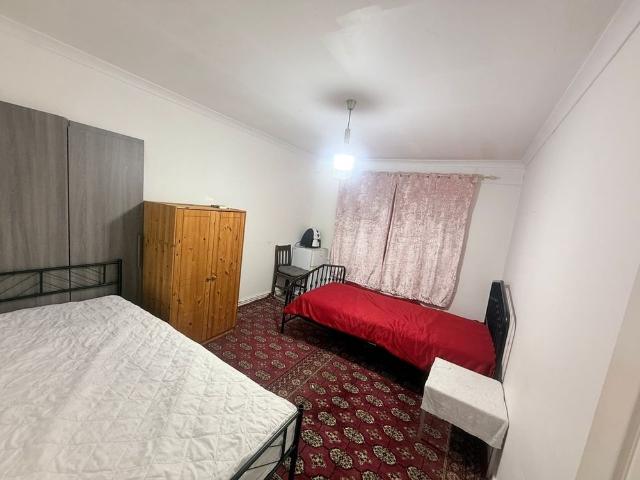 Room in a Shared House, West House, IG11